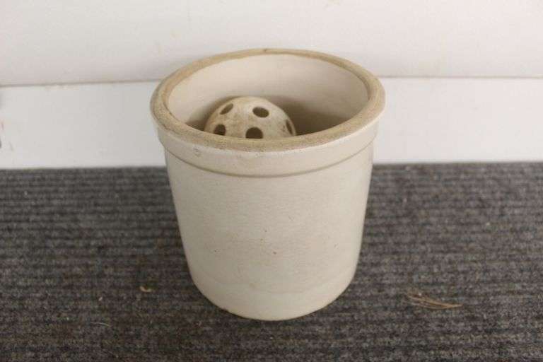 WH 1 gal. crock - Lee Real Estate & Auction Service