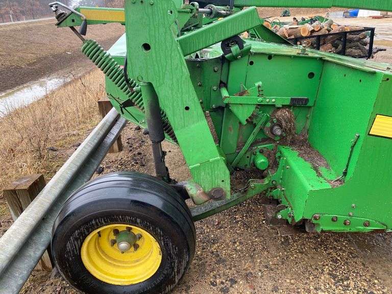 John Deere 946 Moco Discbine - Lee Real Estate & Auction Service