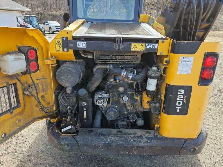 2015 JCB 320T Skid Steer - Lee Real Estate & Auction Service