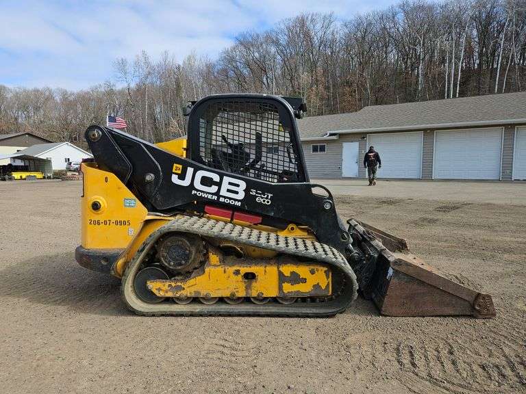 2015 JCB 320T Skid Steer - Lee Real Estate & Auction Service