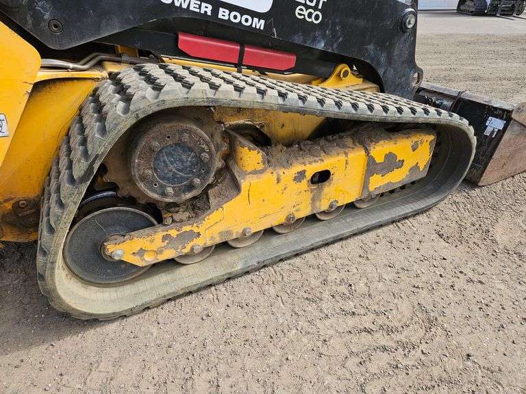 2015 JCB 320T Skid Steer - Lee Real Estate & Auction Service