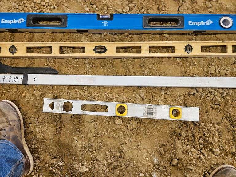 (3) Levels & Straight Edge - Lee Real Estate & Auction Service