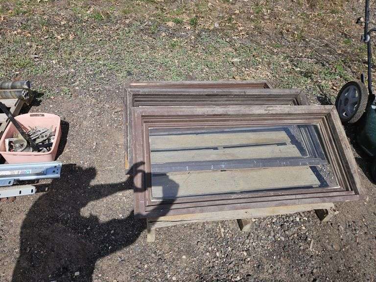 (3) Garage Windows (used) - Lee Real Estate & Auction Service