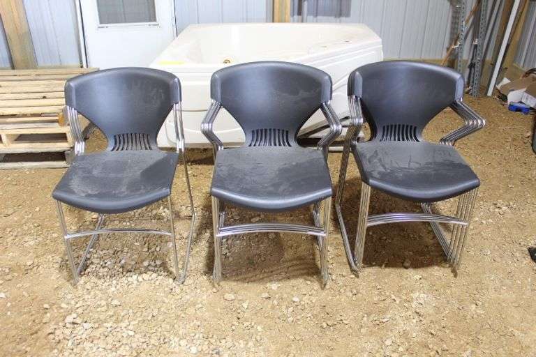 10 stackable plastic chairs w/metal frames - Lee Real Estate & Auction ...