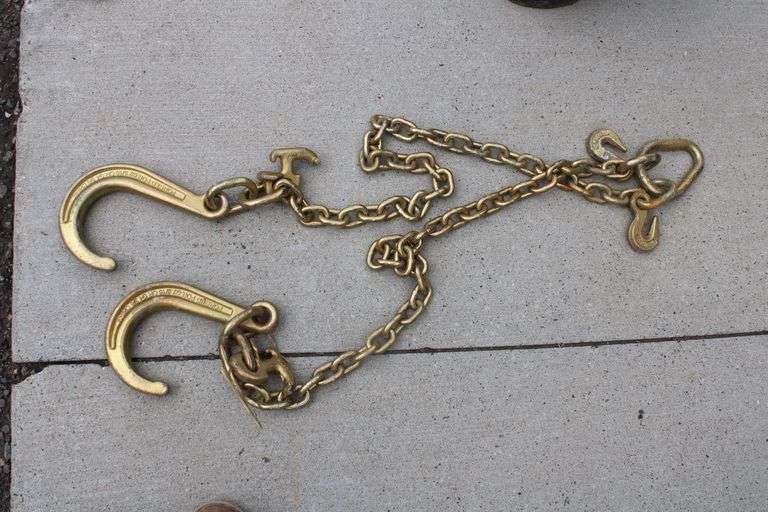 2 new V hook chains - Lee Real Estate & Auction Service