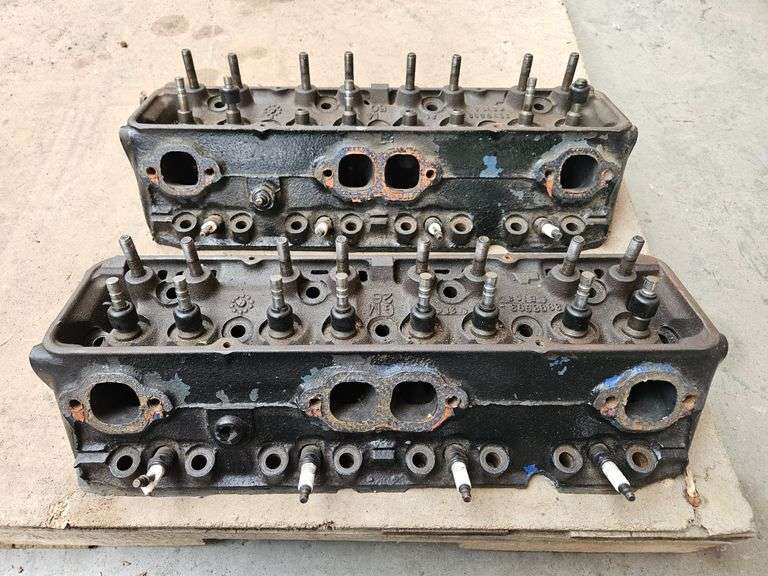 Small Block Chevy Race Heads - Lee Real Estate & Auction Service