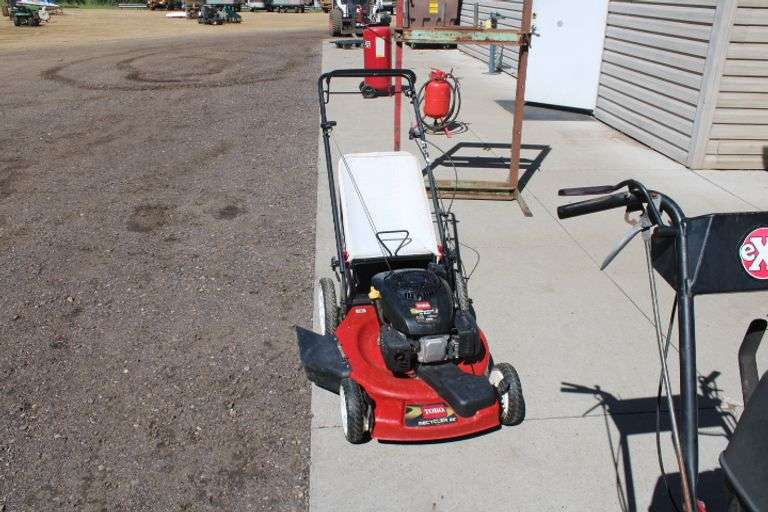 Toro 6.75 hp. self propelled push mower - Lee Real Estate & Auction Service
