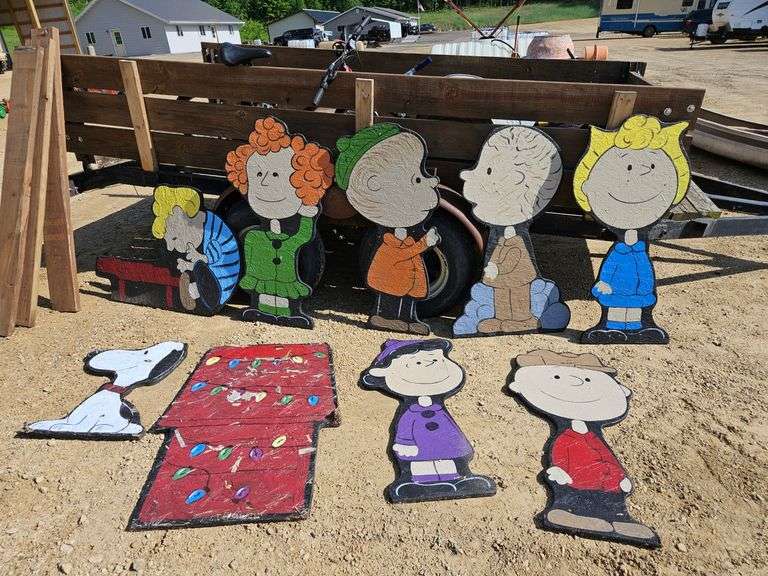 (9) Peanuts Character Cut-Outs - Lee Real Estate & Auction Service