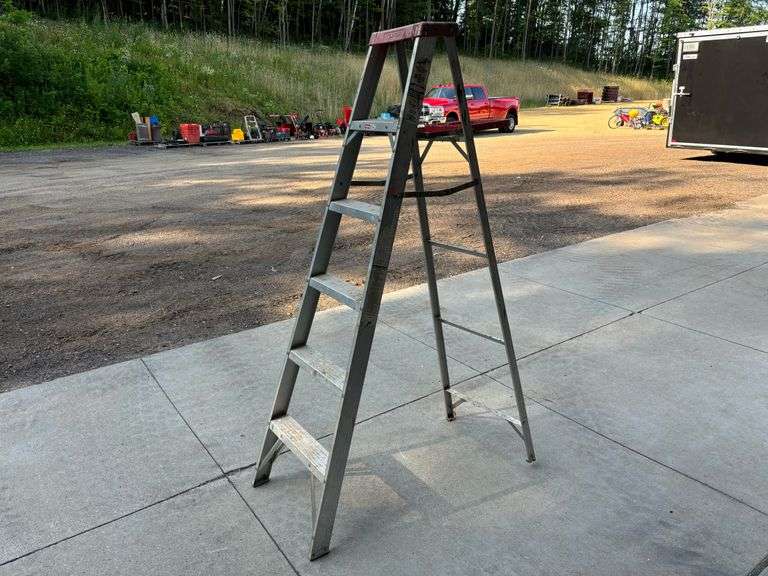 6ft Alum Step Ladder - Lee Real Estate & Auction Service