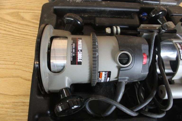 Porter Cable elec. router w/case - Lee Real Estate & Auction Service