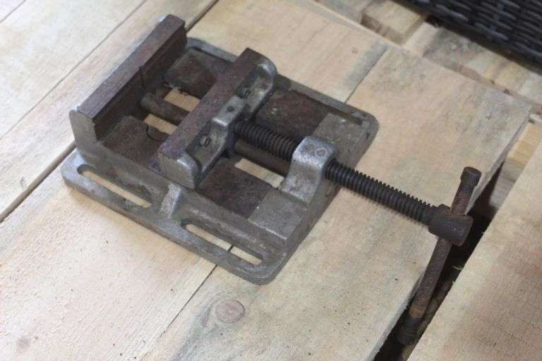Drill press vice - Lee Real Estate & Auction Service