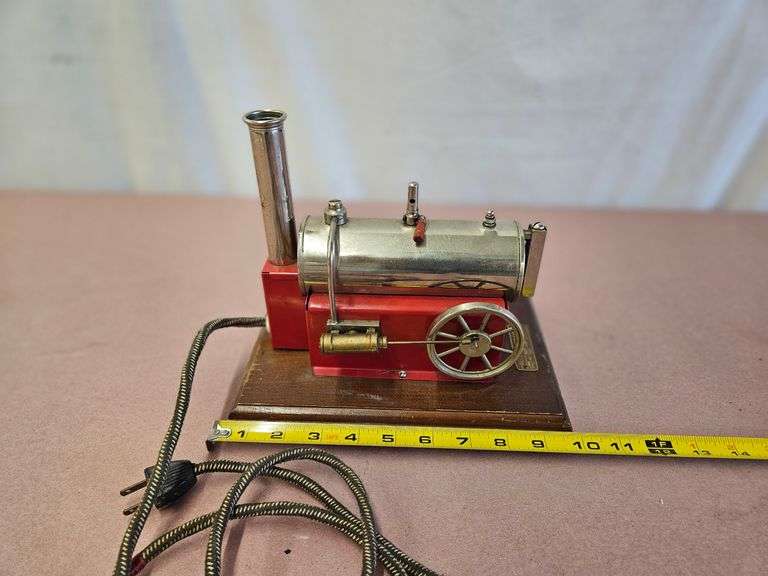 Model Steam Engine (not tested) - Lee Real Estate & Auction Service