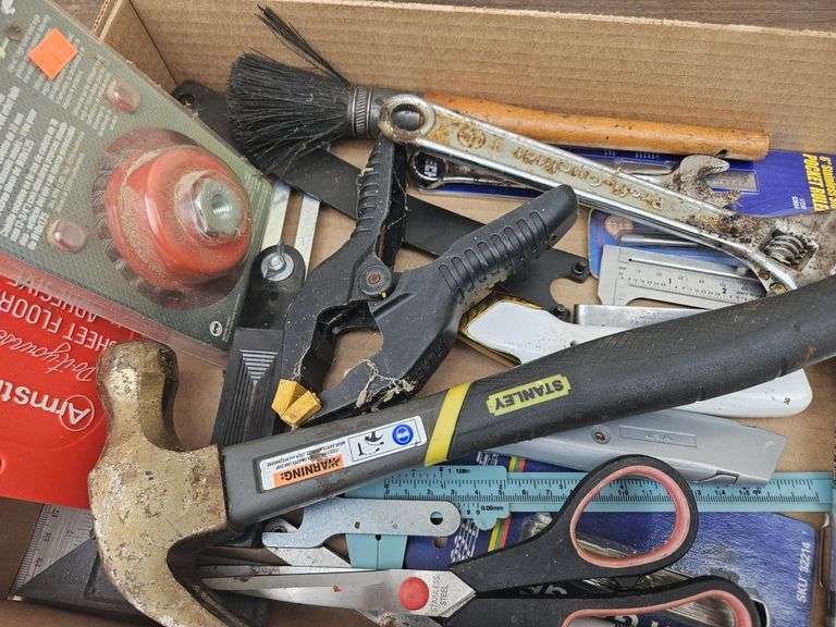 Hammer, Utility Knives, Shop Tools - Lee Real Estate & Auction Service