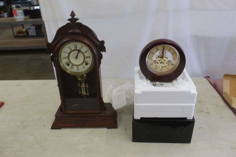 Antique & new clocks - Lee Real Estate & Auction Service