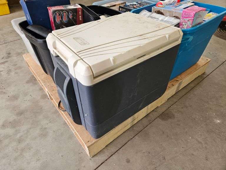 Pallet of Misc Items - Lee Real Estate & Auction Service