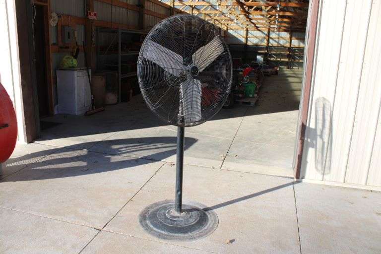 30" shop fan on stand - Lee Real Estate & Auction Service