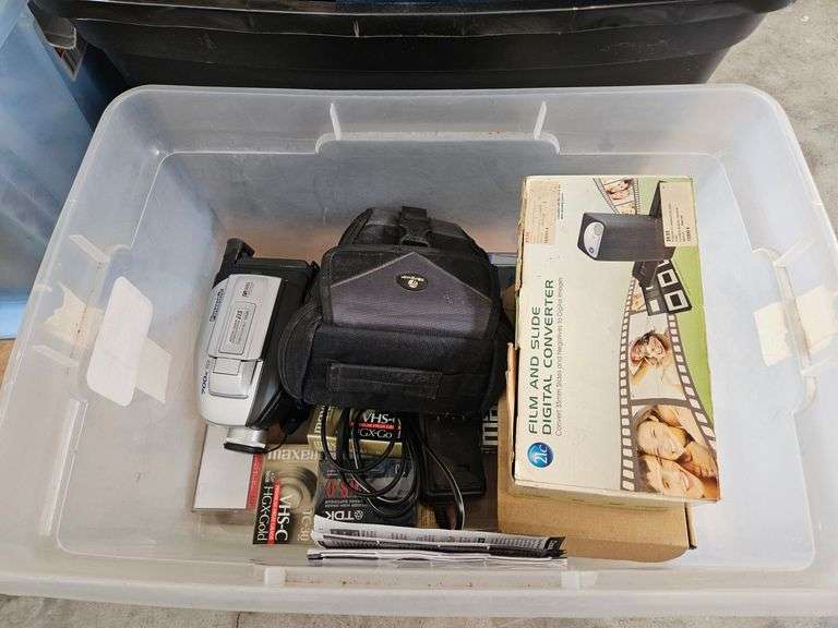 Pallet of Misc Items - Lee Real Estate & Auction Service
