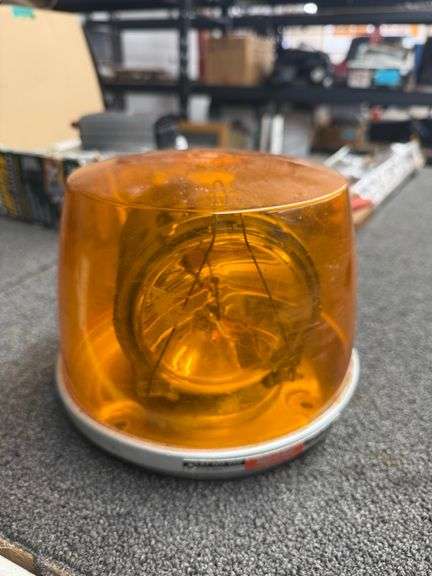 Signal Stat Flashing Caution Light - Lee Real Estate & Auction Service