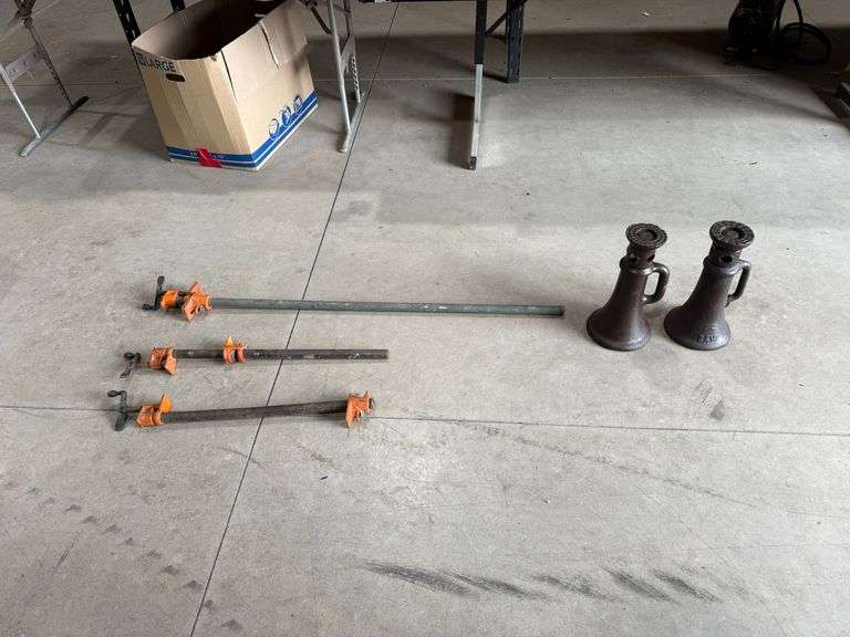 Screw Jacks & Pipe Clamps - Lee Real Estate & Auction Service