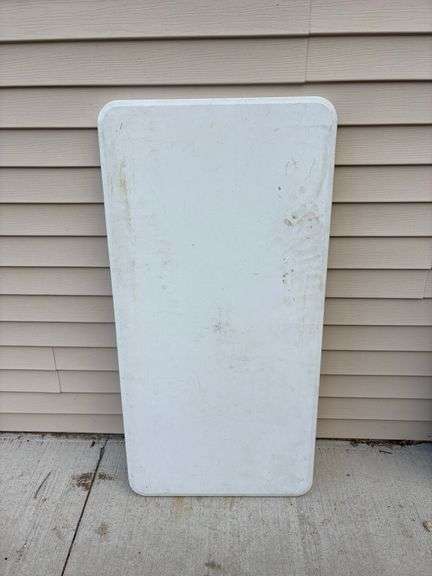 4ft Banquet Table - Lee Real Estate & Auction Service