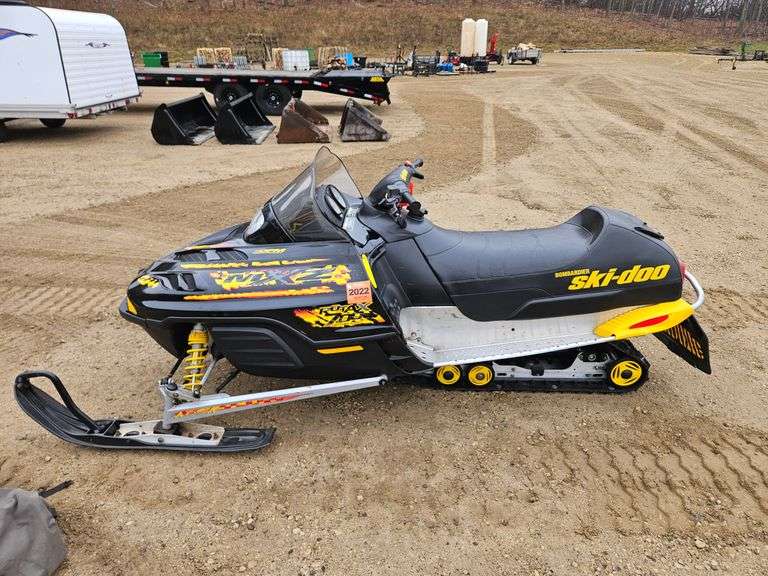 2000 Ski-Doo MXZ 700 Snowmobile - Lee Real Estate & Auction Service
