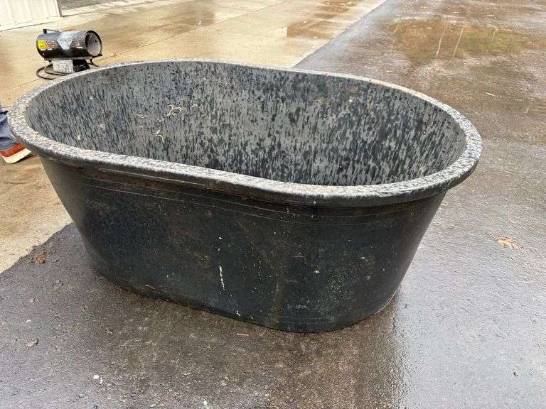 Poly stock tank, 50" x 32" x 20" deep - Lee Real Estate & Auction Service