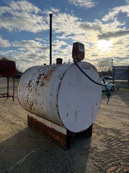 1000 Gal Fuel Barrel - Lee Real Estate & Auction Service