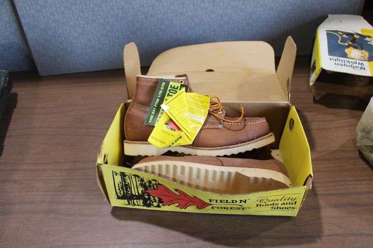 New pair of Field N Forest 91/2 EEE work boots w/steel toe - Lee Real ...
