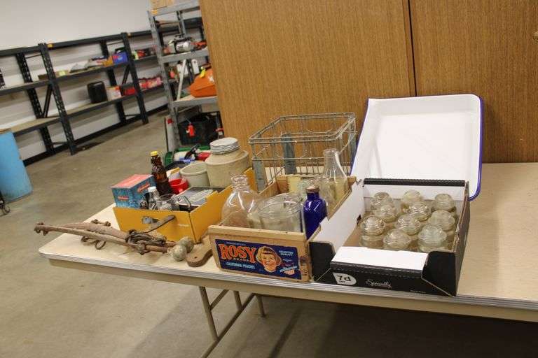 Assorted collectables - Lee Real Estate & Auction Service