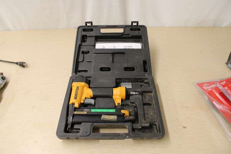 Bostitch pneumatic finish nailer w/case - Lee Real Estate & Auction Service