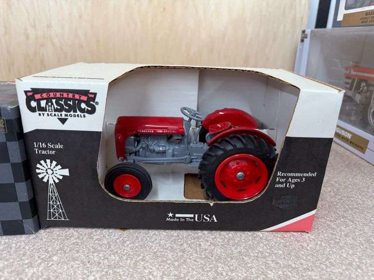(3) Die Cast Tractors - Lee Real Estate & Auction Service