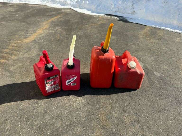 (2) 1 Gal & (2) 2.5 Gal Gas Cans - Lee Real Estate & Auction Service