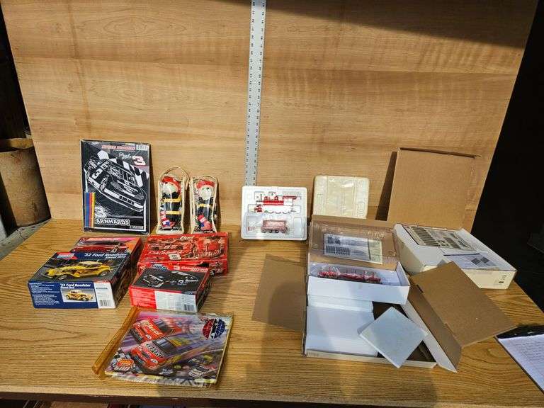 Budweiser Train and Other Collectibles - Lee Real Estate & Auction Service