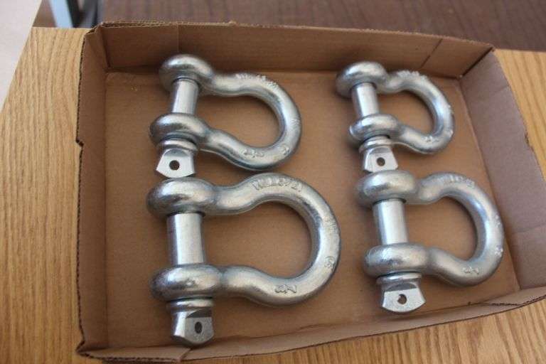 4 new certified lift clevises - Lee Real Estate & Auction Service