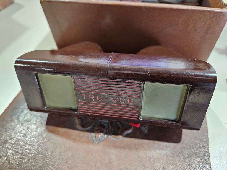 Vintage Prints, Tin Sign, View Masters - Lee Real Estate & Auction Service