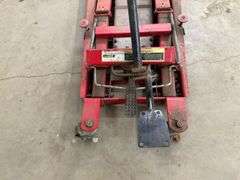 Larin 1500lb ATV/Motorcycle Jack - Lee Real Estate & Auction Service