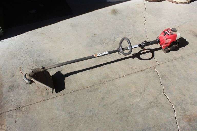 Yard Machine Y765 gas string trimmer - Lee Real Estate & Auction Service