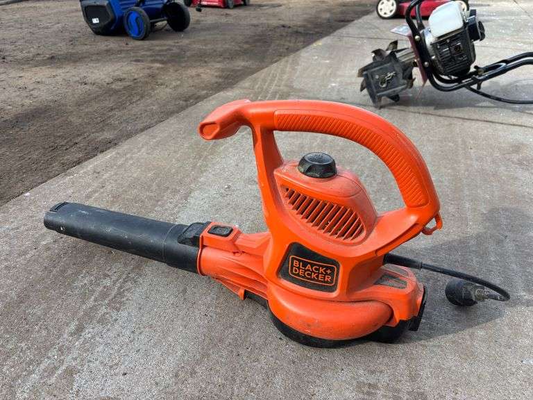 Elect. Leaf Blower - Lee Real Estate & Auction Service