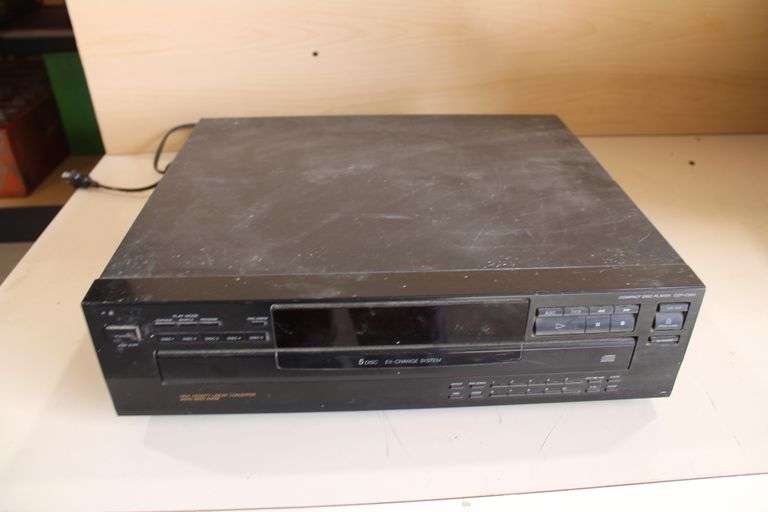 5 disc CD changer - Lee Real Estate & Auction Service