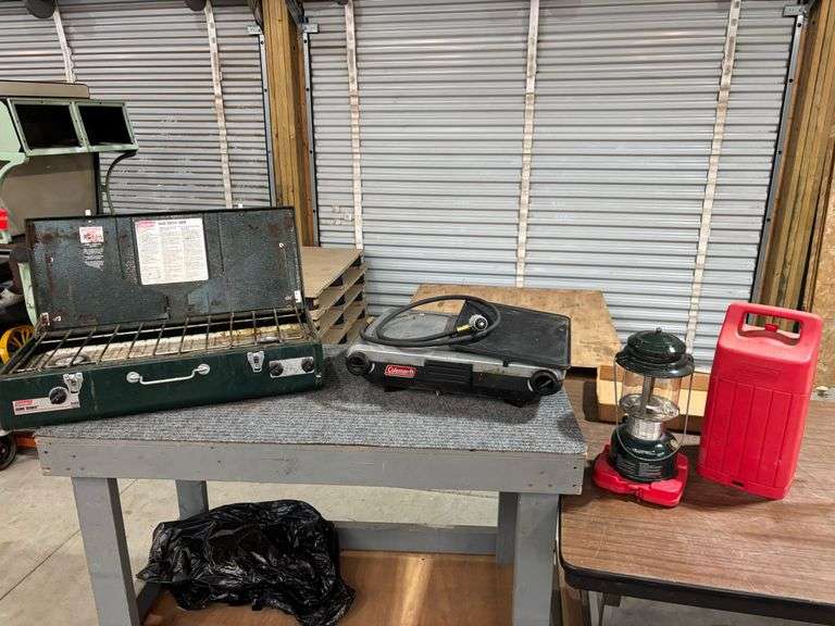 (2) Coleman Grills & Lantern - Lee Real Estate & Auction Service