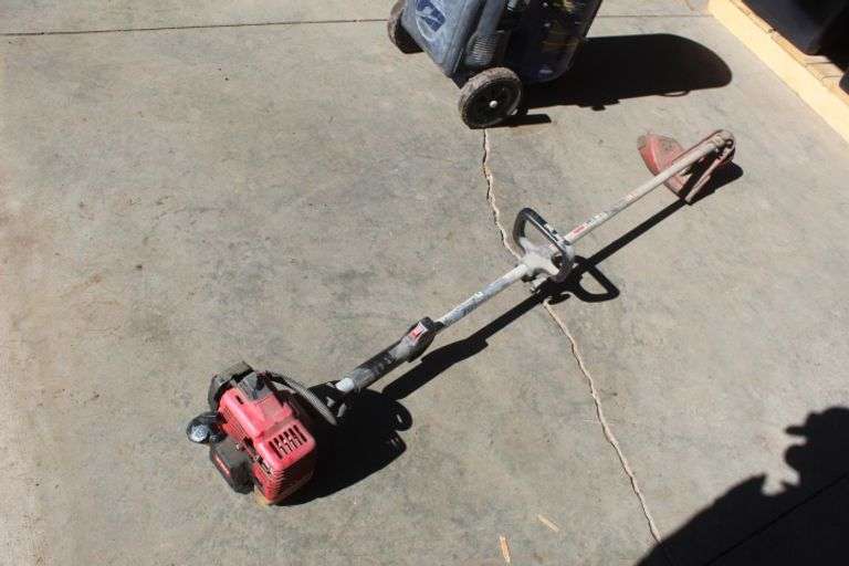 Toro TC3105 gas string trimmer - Lee Real Estate & Auction Service