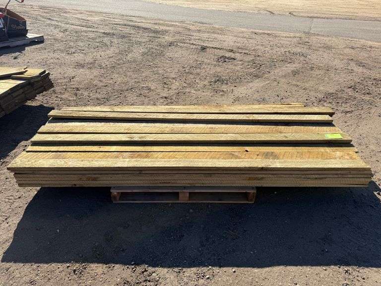 Pallet of treated Pine 1" x 4" x 8' - Lee Real Estate & Auction Service