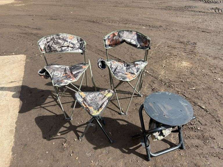 (4) Hunting Chairs - Lee Real Estate & Auction Service
