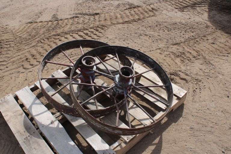 (2) 30" steel wheels w/hubs - Lee Real Estate & Auction Service