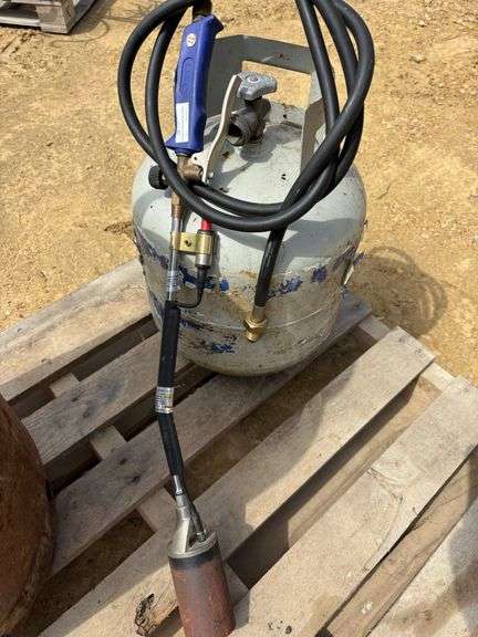 20lb LP Tank w/ Sand Torch - Lee Real Estate & Auction Service