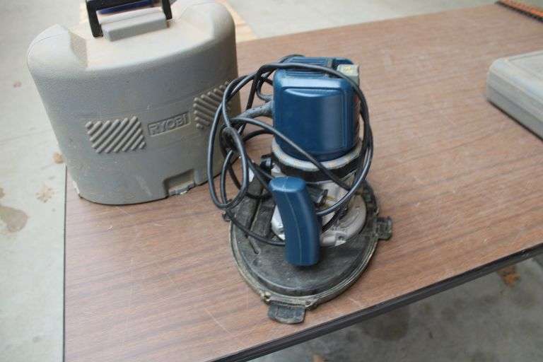 Ryobi 1 1/2hp. elec. router w/case - Lee Real Estate & Auction Service