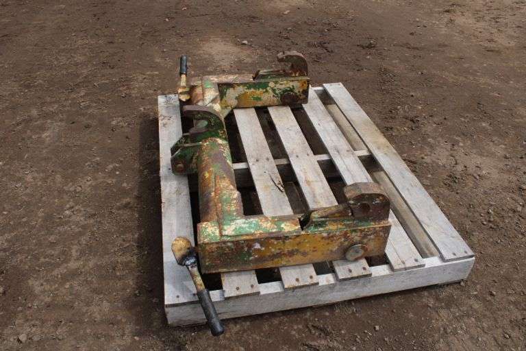 3pt Category 2 Quick Hitch - Lee Real Estate & Auction Service
