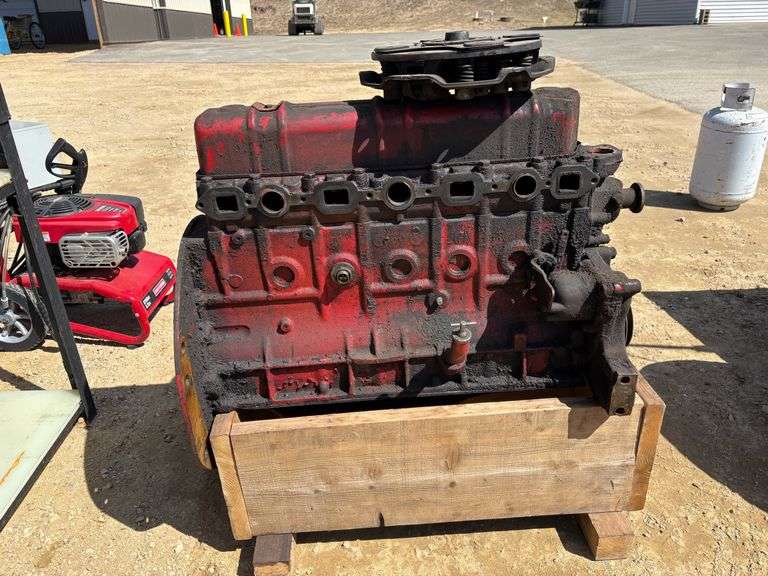 Farmall 291 Cubic Inch Gas Engine w/ Manifold - Lee Real Estate ...