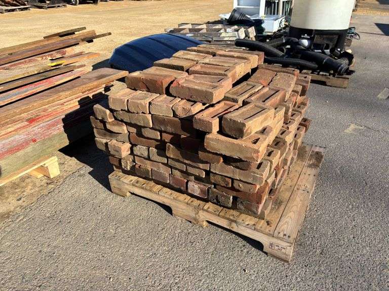 (250+/-) Bricks - Lee Real Estate & Auction Service
