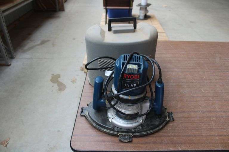 Ryobi 1 1/2hp. elec. router w/case - Lee Real Estate & Auction Service